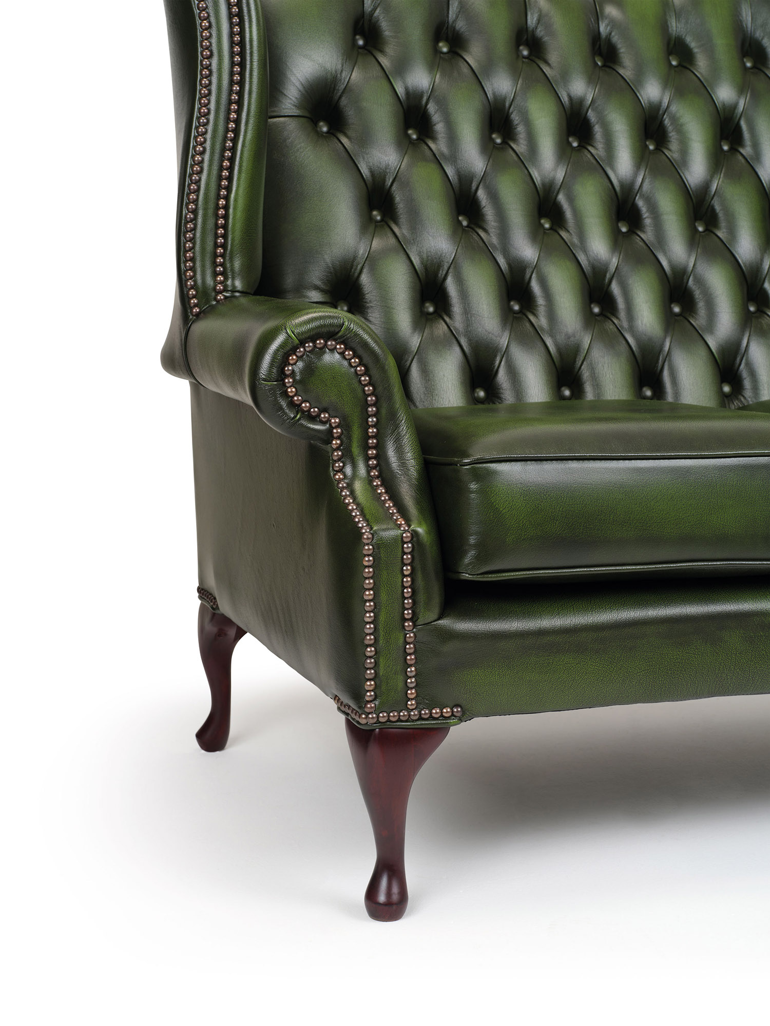 Queen Anne Medium Sofa - Oakland Furnishings